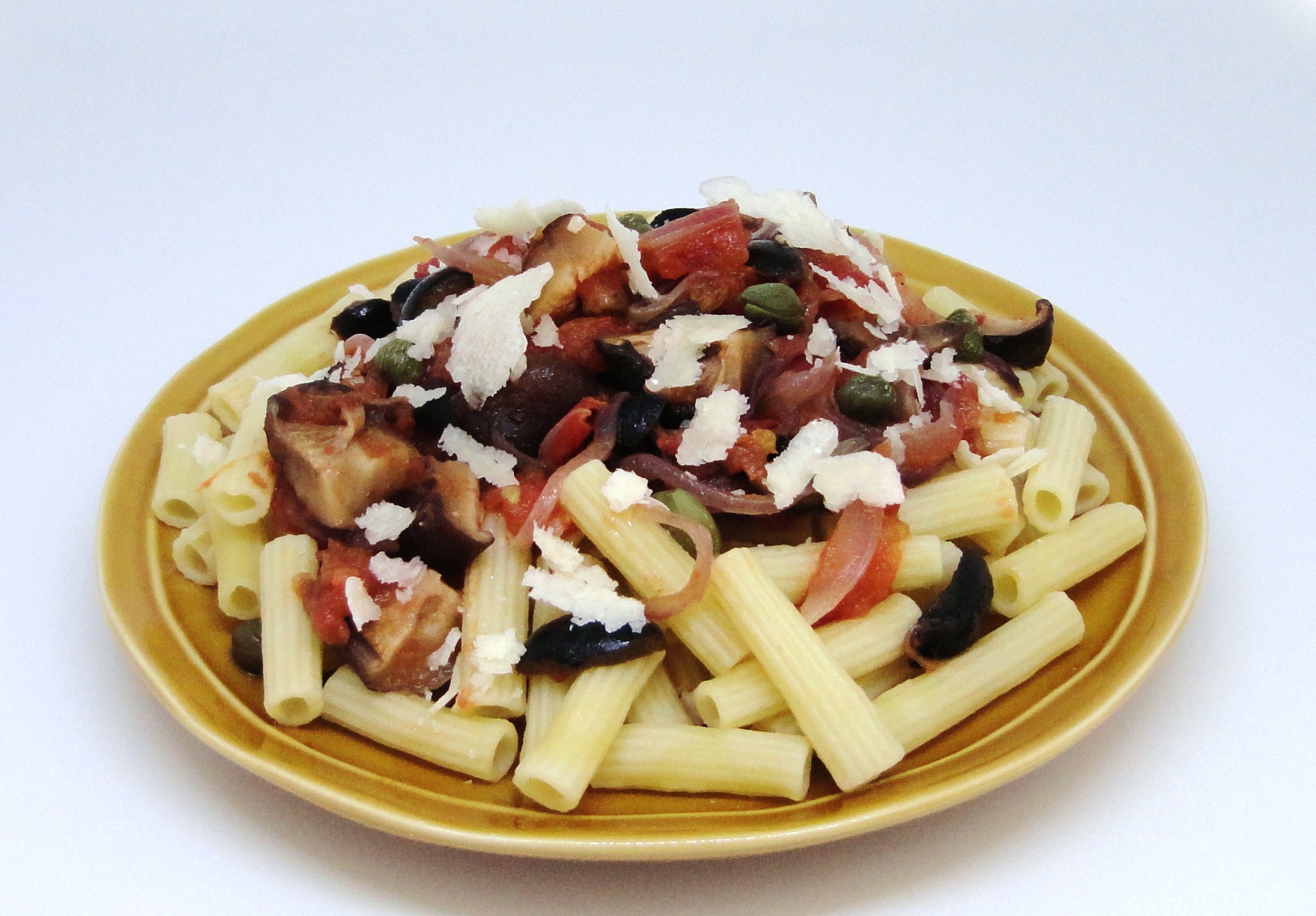 Massa com Molho de Tomate - À mesa com a Ziza - Cem cores, mil sabores.